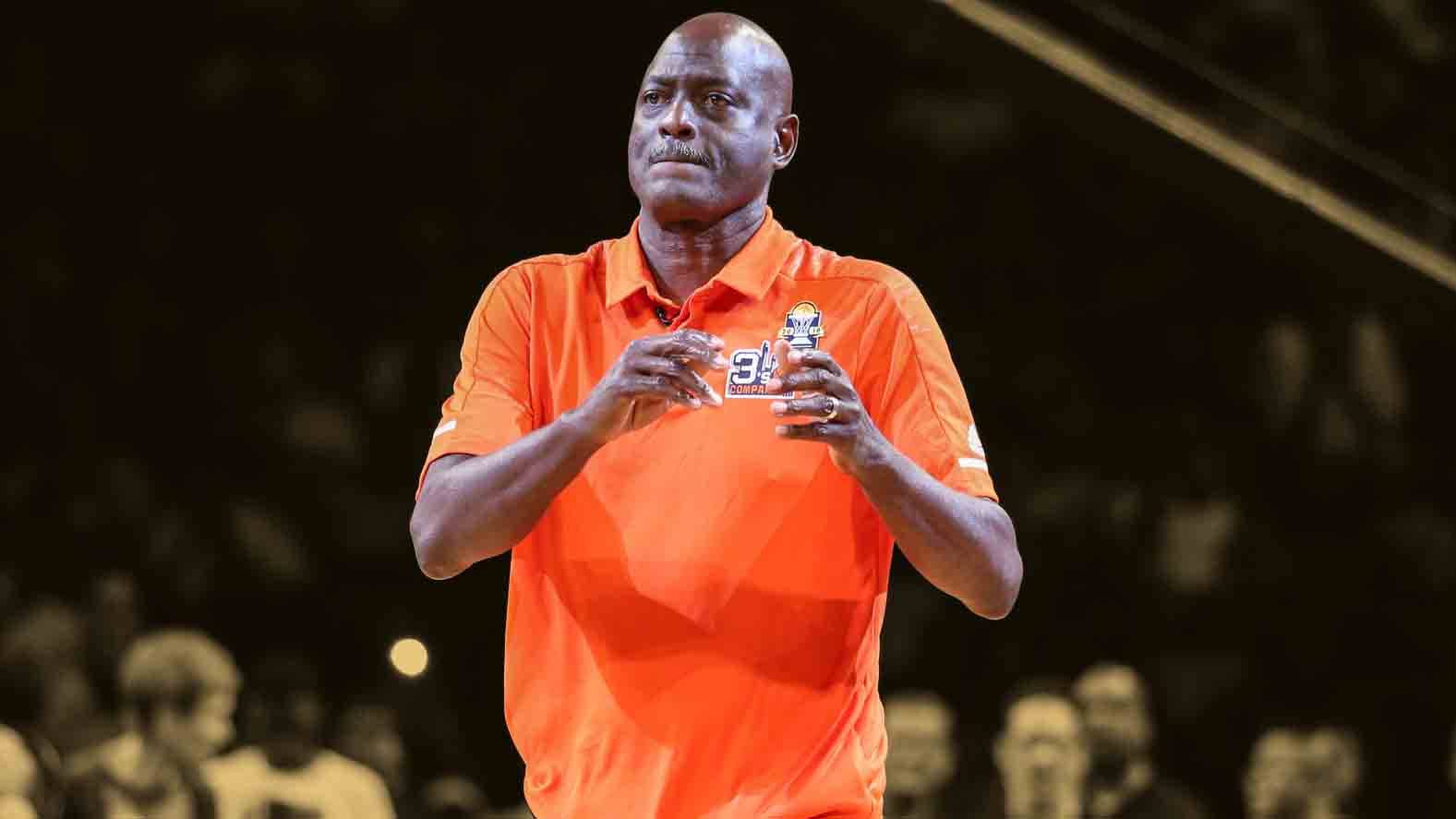 Michael Cooper recalls Dr. J elbowing him during 1980 NBA Finals ...