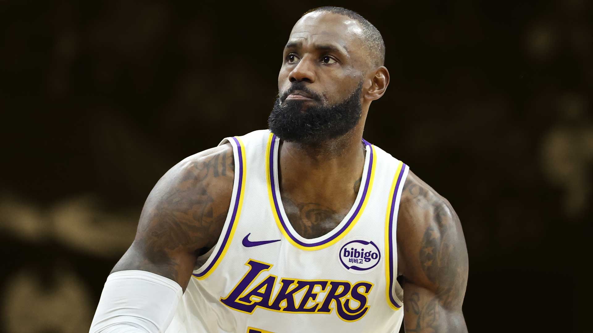 JJ says Bron's late-game heroics proved he can still carry the Lakers ...