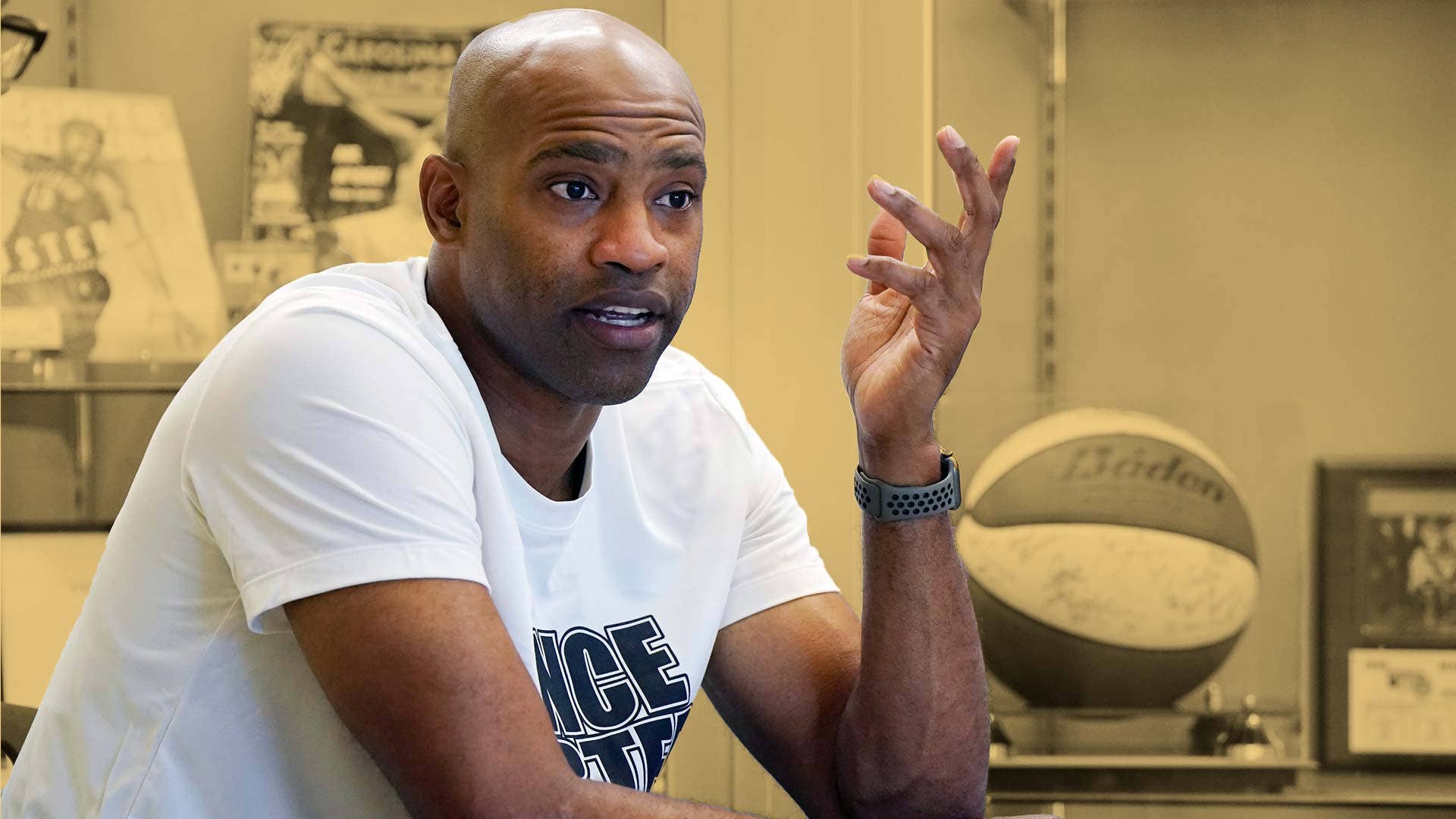 Vince Carter admits he improvised his '00 Slam Dunk Contest ...