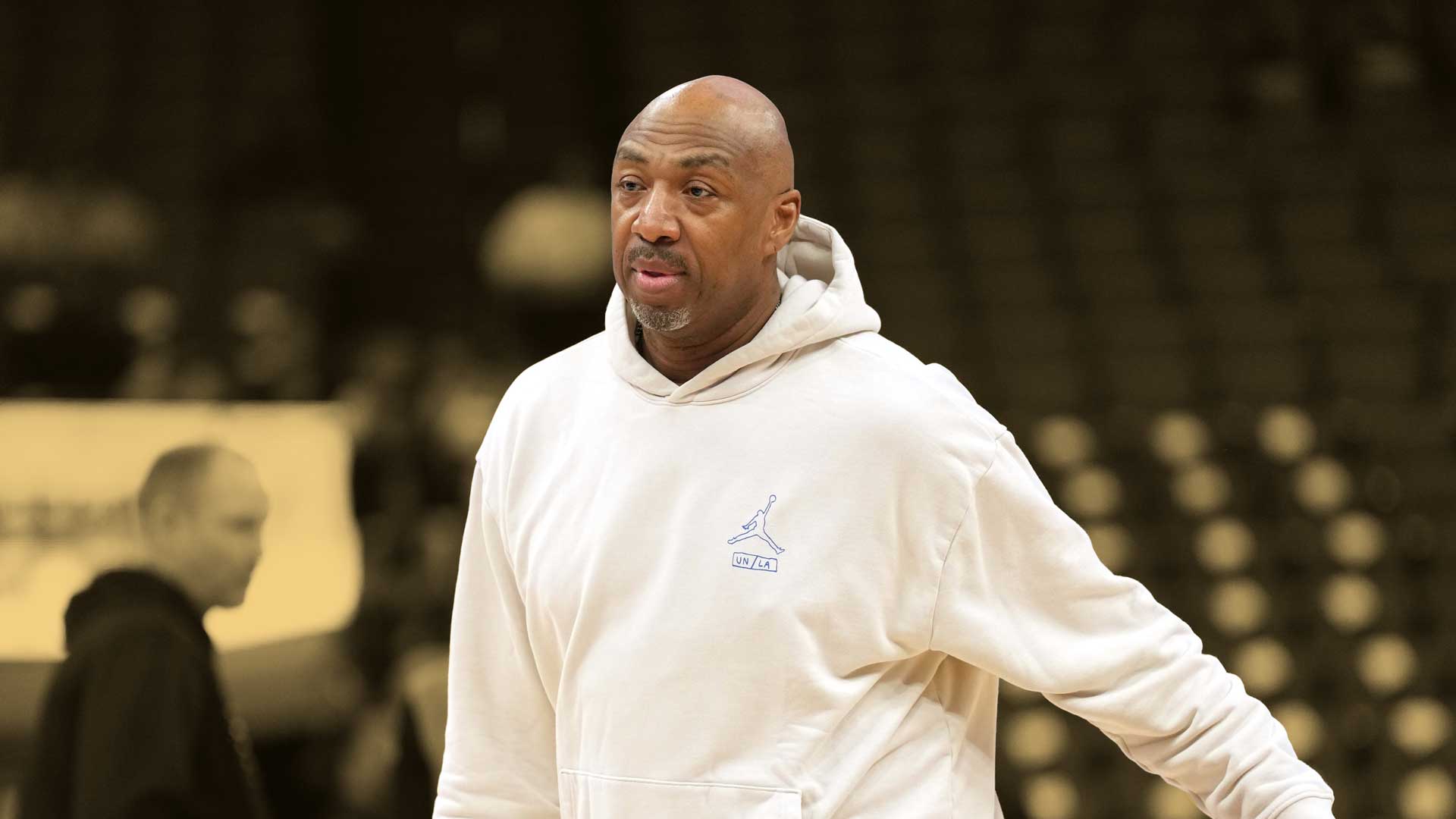 90s NBA star warns peers how not to end up at Starbucks like him ...