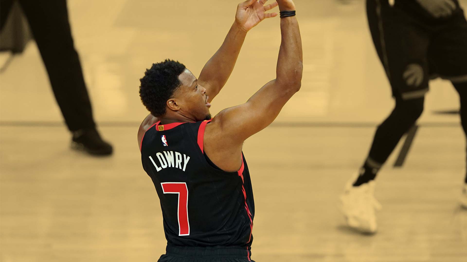 Warriors owner vs. Lowry clash changed NBA fan rules forever ...
