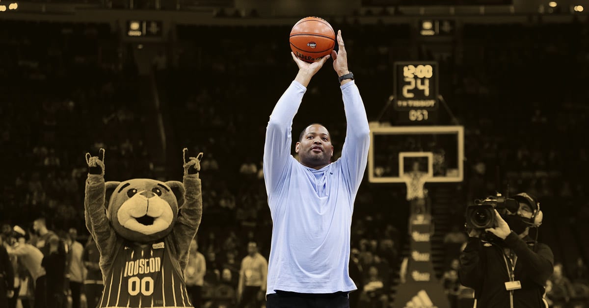 Horry dishes on game-winning shot in Game 4 of the 2002 WCF ...