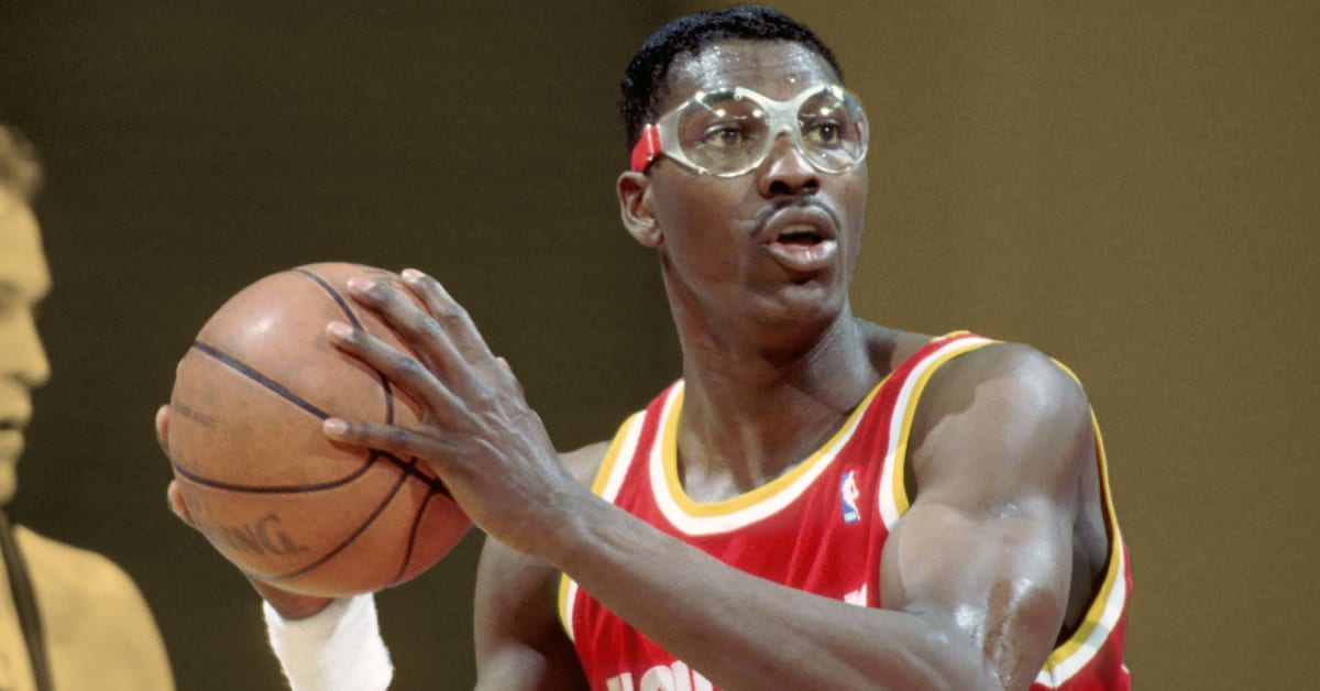 How Hakeem Olajuwon almost left the Houston Rockets in 1992 ...