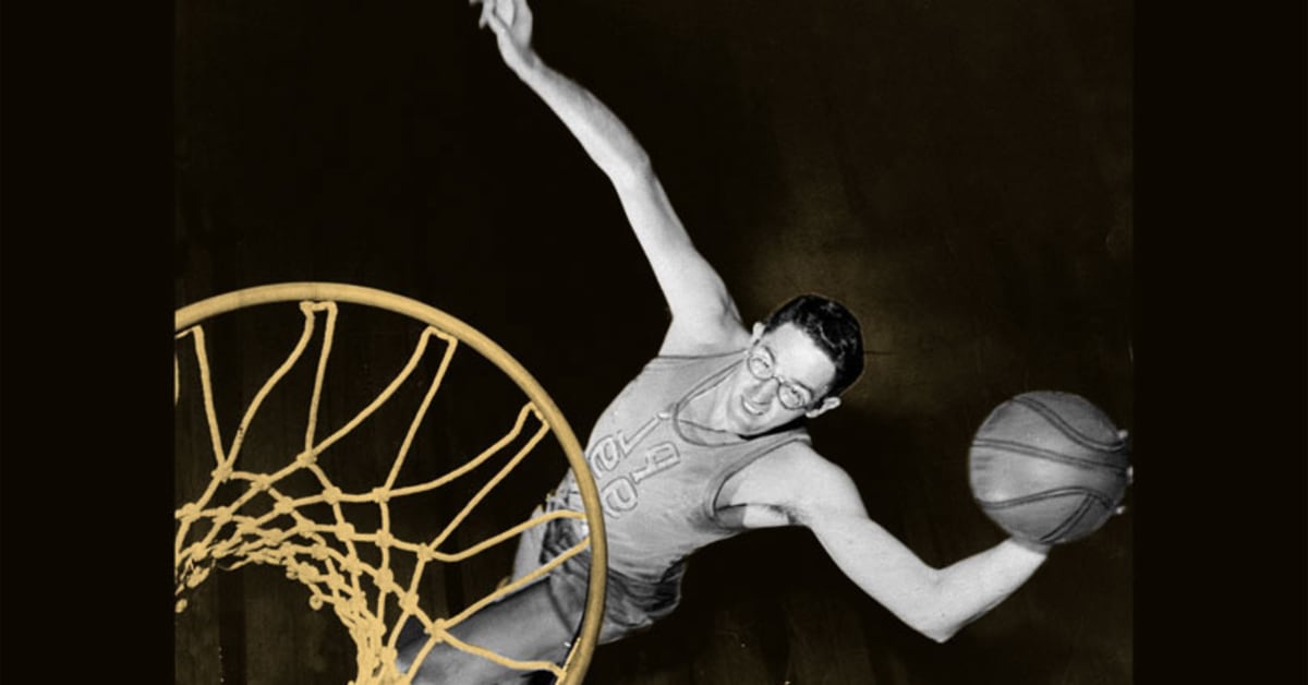 “I’d like to join the rest of the greatest Lakers up in the rafters ...