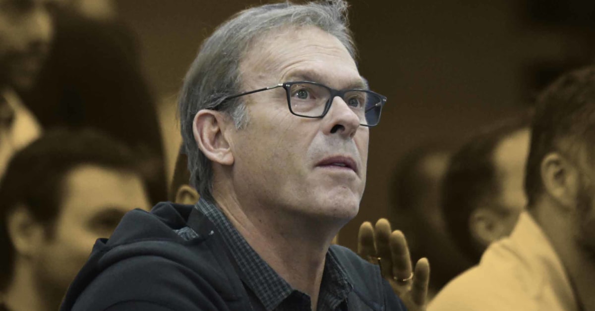 Real reason behind Kurt Rambis' iconic 'Clark Kent' glasses ...