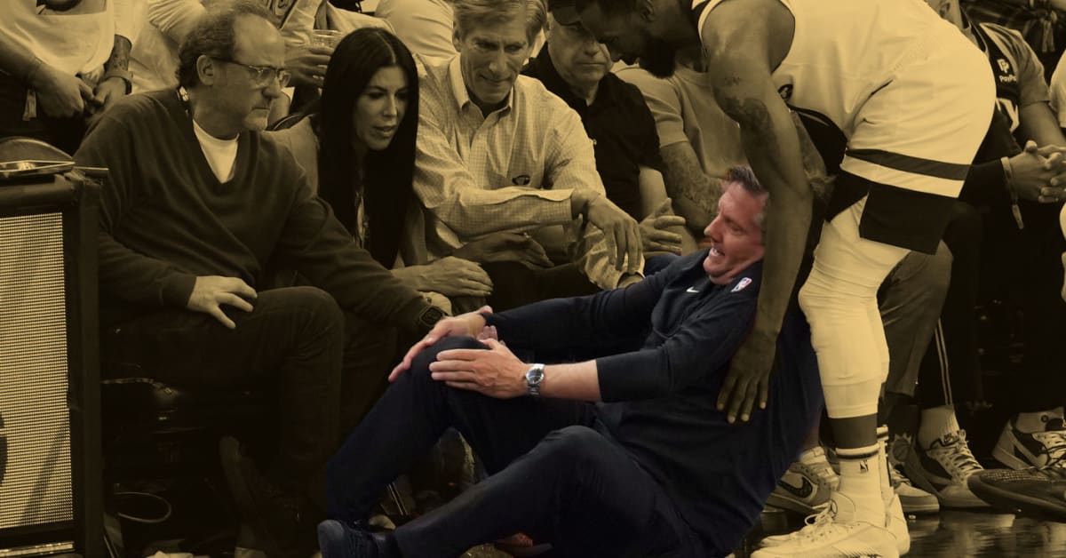 VIDEO: Wolves coach Chris Finch tears patellar tendon on the sidelines ...