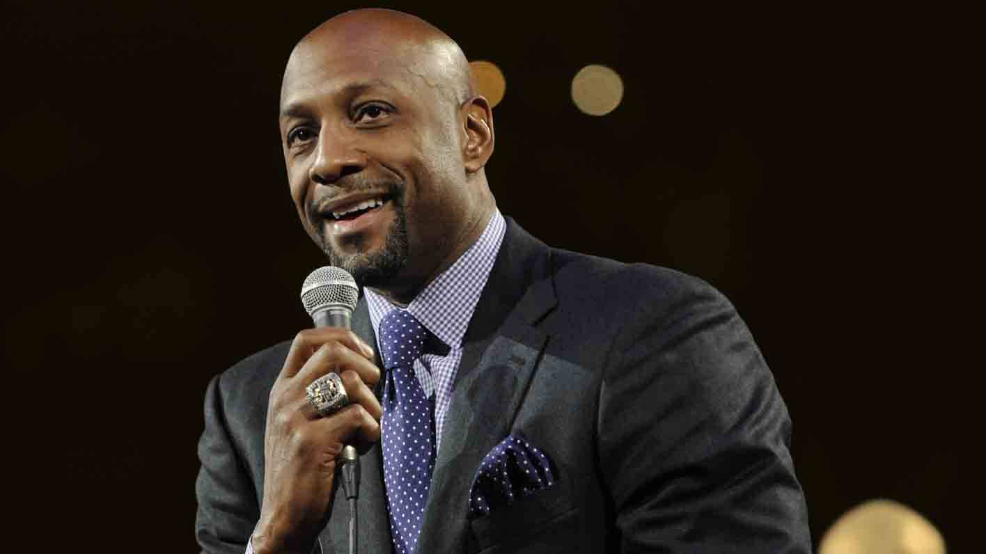 Alonzo Mourning reflects on the Heat practicing in the recreational ...