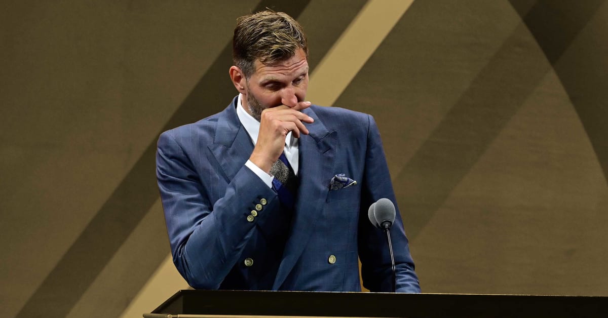 Dirk Nowitzki delivers an emotional speech paying tribute to his ...