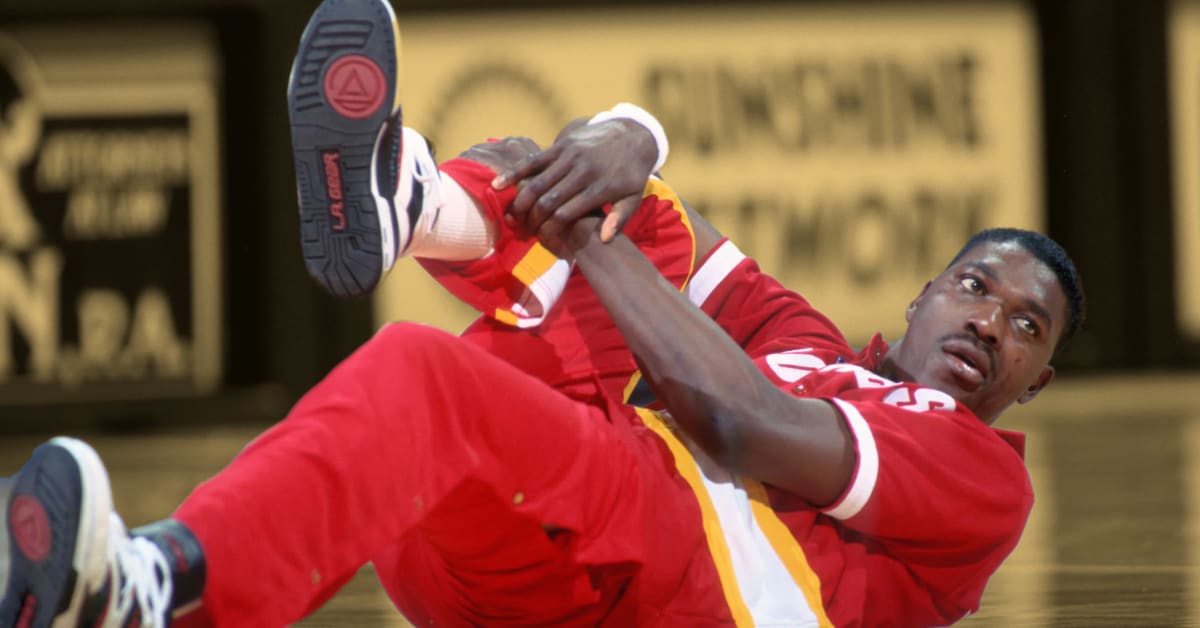 Hakeem Olajuwon impressed everyone with his footwork - Basketball ...