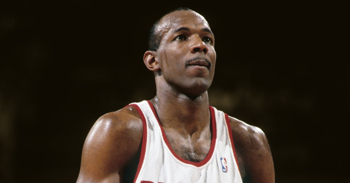 Clyde Drexler names an underrated NBA legend as the toughest player he ...