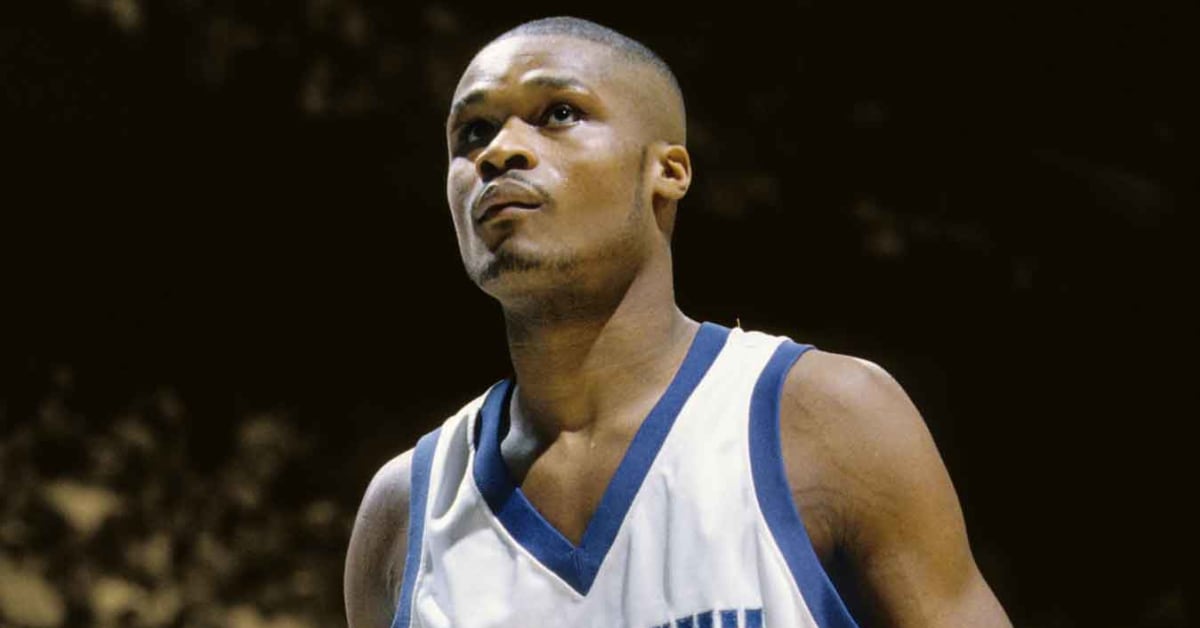 M.L. Carr reflects on why he chose Antoine Walker over Kobe Bryant ...