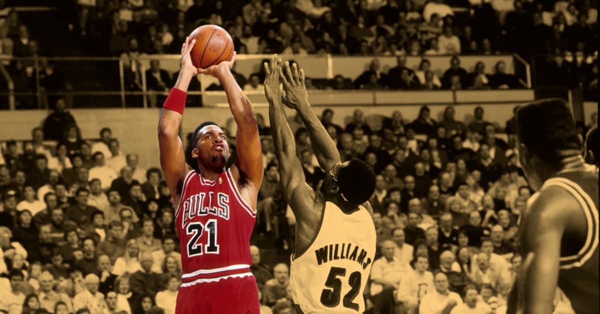 Stacey King criticizes fans at Jerry Krause's ring of honor celebration ...