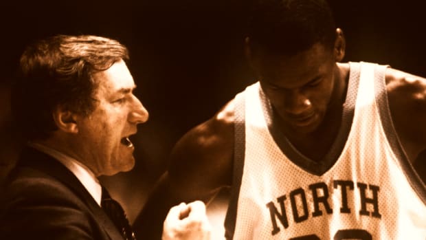 Dean Smith - Basketball Network - Your daily dose of basketball