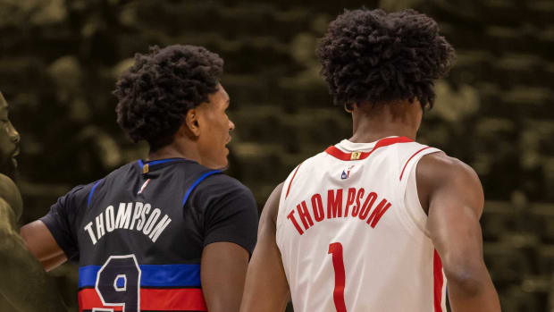 Spud Webb stuns Wilkins with iconic 1986 Dunk Contest win - Basketball ...