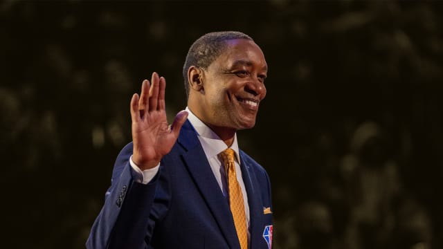 Isiah Thomas claims 1991 walk-off was common practice in NBA ...