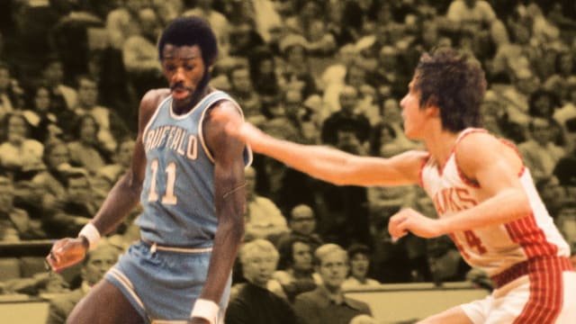 Julius Erving on playing two games alongside Pistol Pete Maravich ...