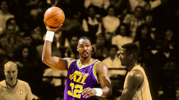 Karl Malone defends Utah Jazz fans against claims of racism ...
