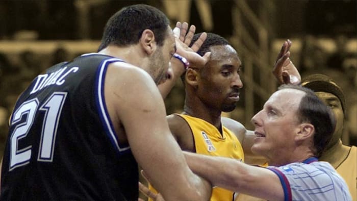 When Bibby fouled Kobe's elbow with his nose - Basketball Network ...