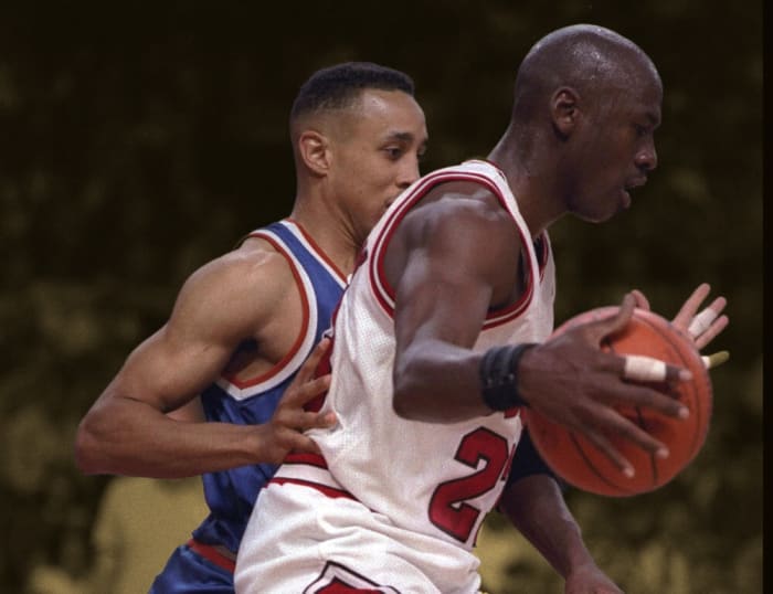 John Starks goes in-depth on what made Jordan almost impossible to ...