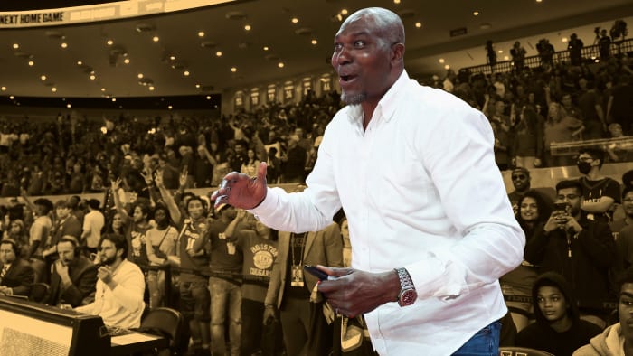 Hakeem Olajuwon recalls one of the most incredible dunks he saw in his ...