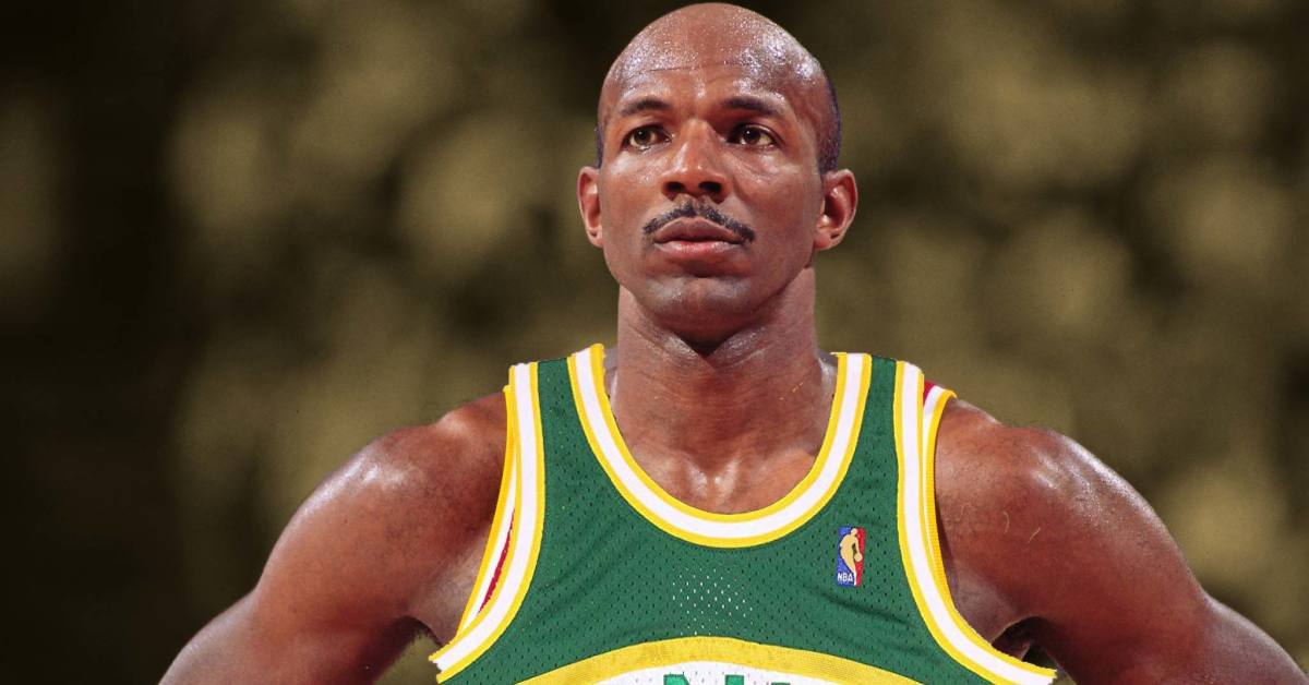DREXLER TO THE SONICS One of the greatest what-ifs in NBA history ...