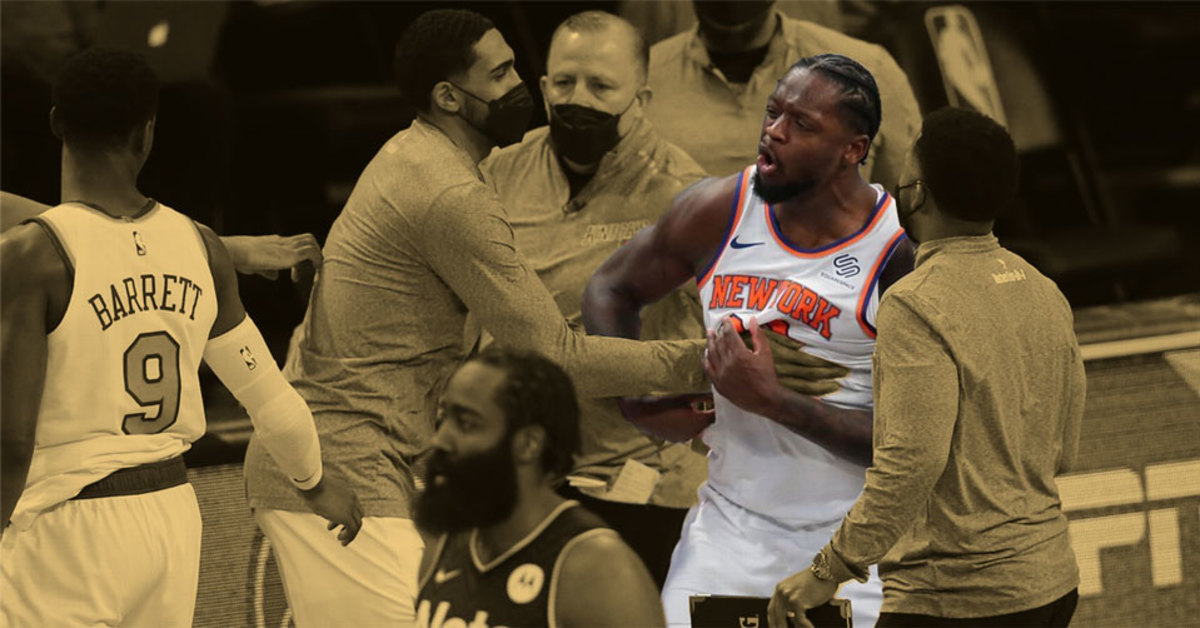 Julius Randle lost it after yet another refereeing blunder - Basketball ...