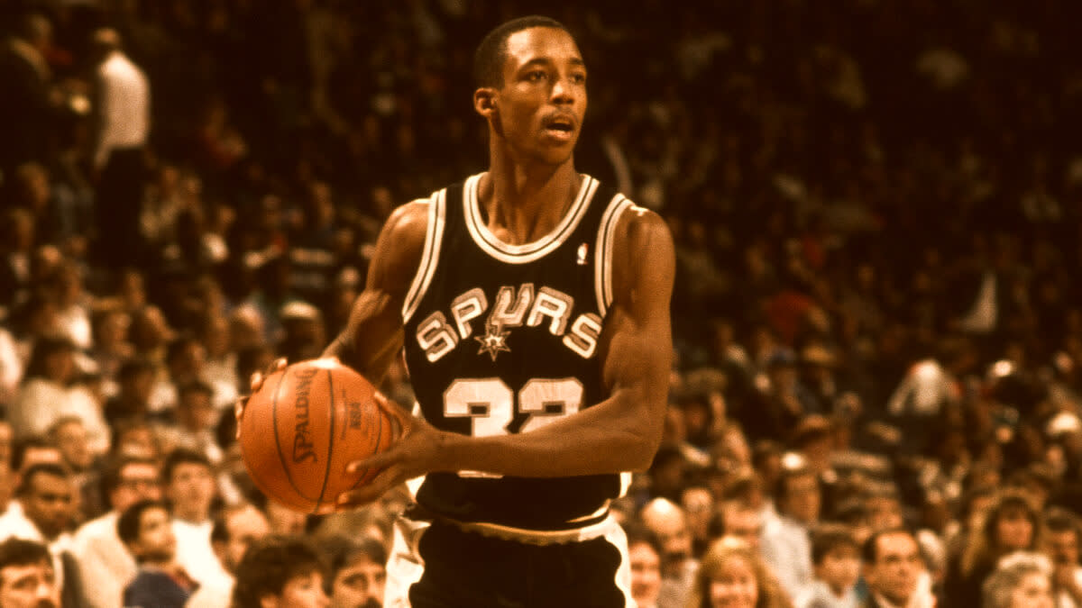 A GAME IN WHICH SEAN ELLIOT schooled Scottie Pippen and the Chicago ...