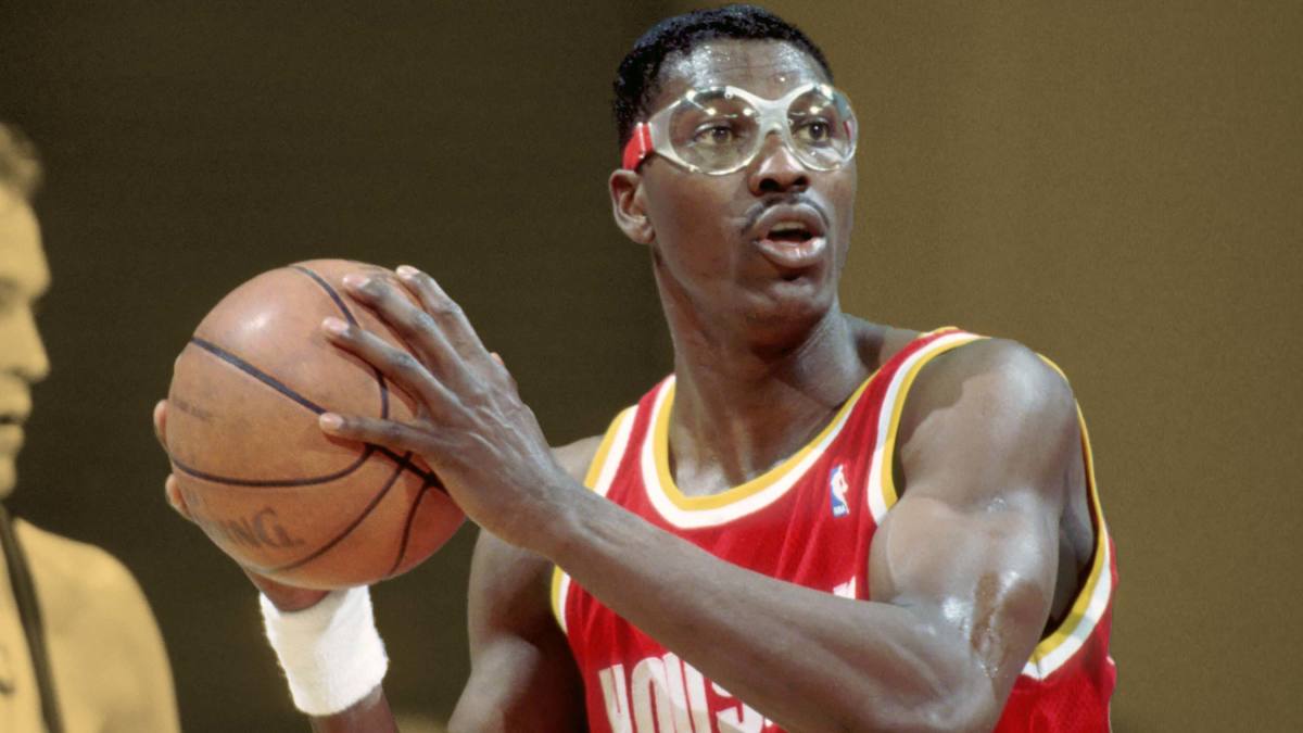 Kenny Smith describes the greatness of Hakeem Olajuwon - Basketball Network - Your daily dose of ...