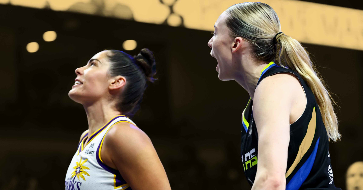 Kelsey Plum on spoiling Paige Bueckers' historic night with buzzer beater - Basketball Network
