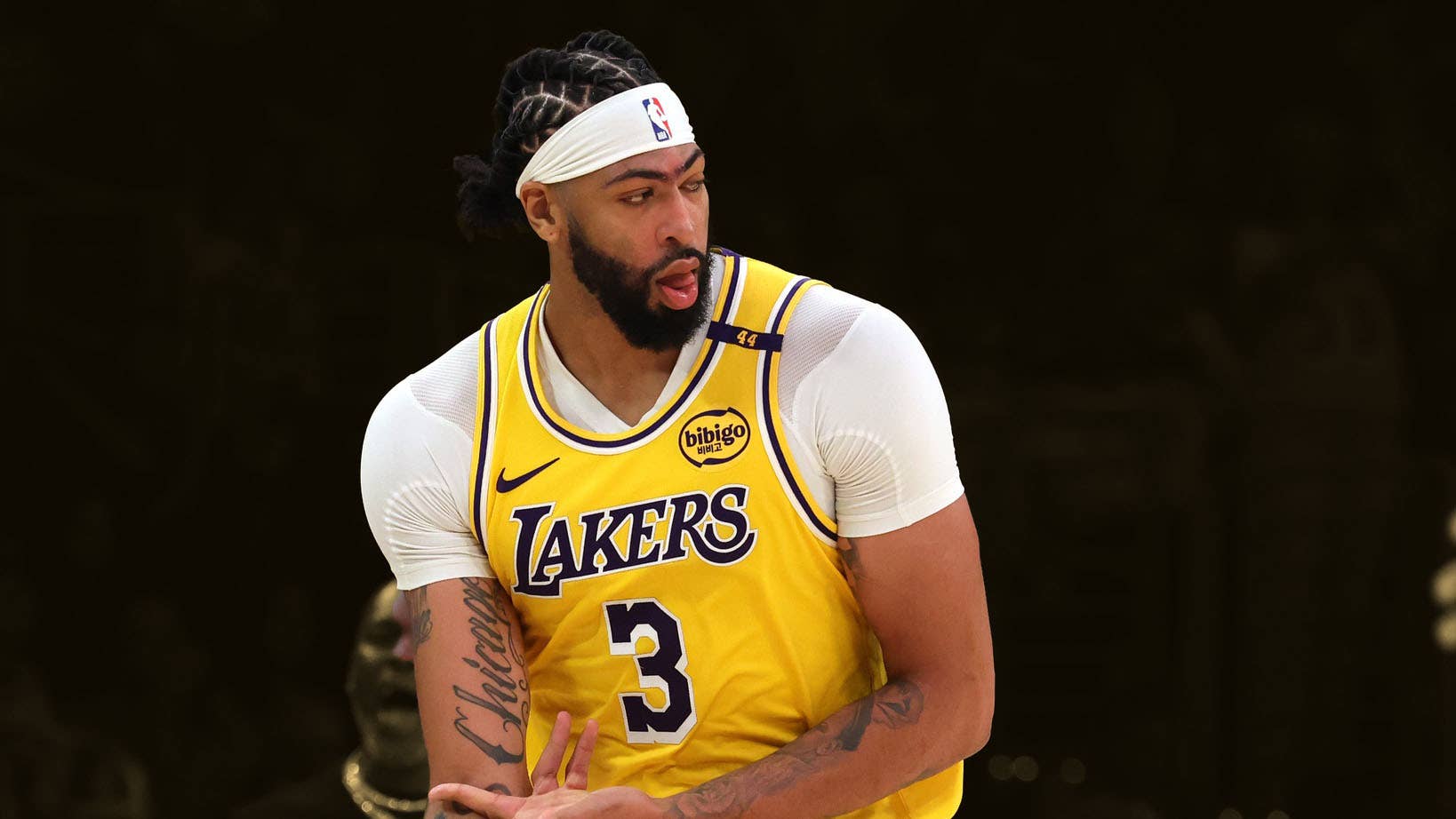 Skip Bayless praises Anthony Davis as Lakers win season-opener ...