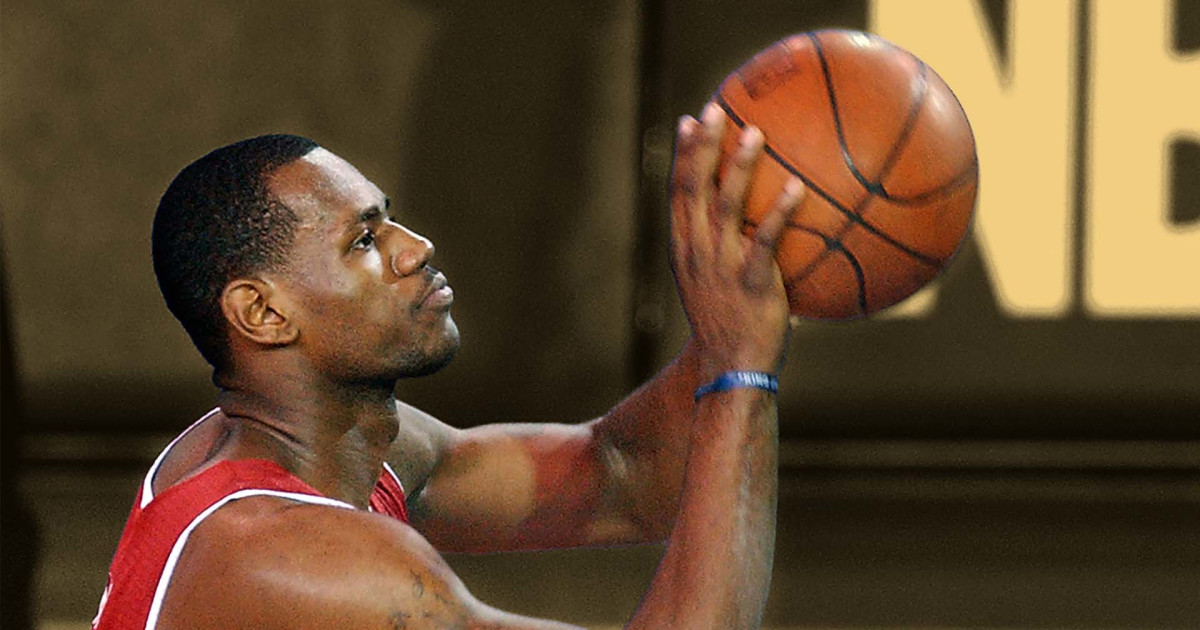 Revisiting LeBron James' first-ever signature shoes with Nike ...