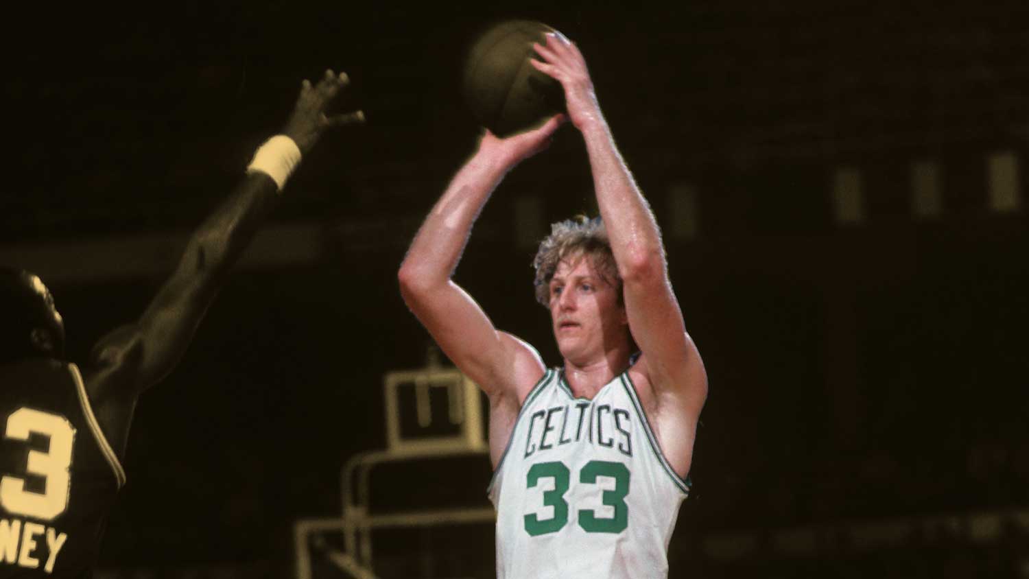 Larry Bird came back from a nasty fall to lead the Celtics past the ...