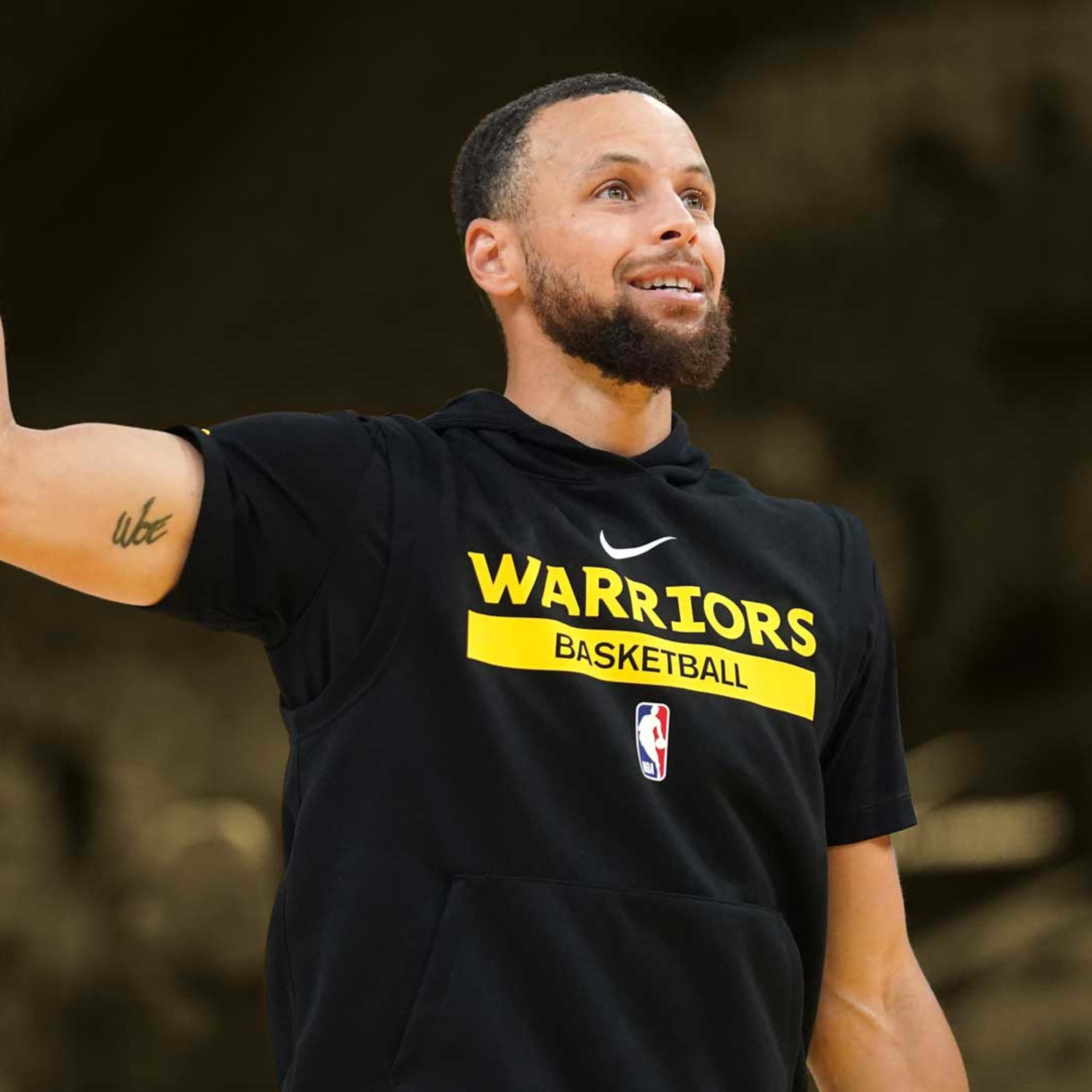 Stephen Curry believes the Warriors can contend for a title ...