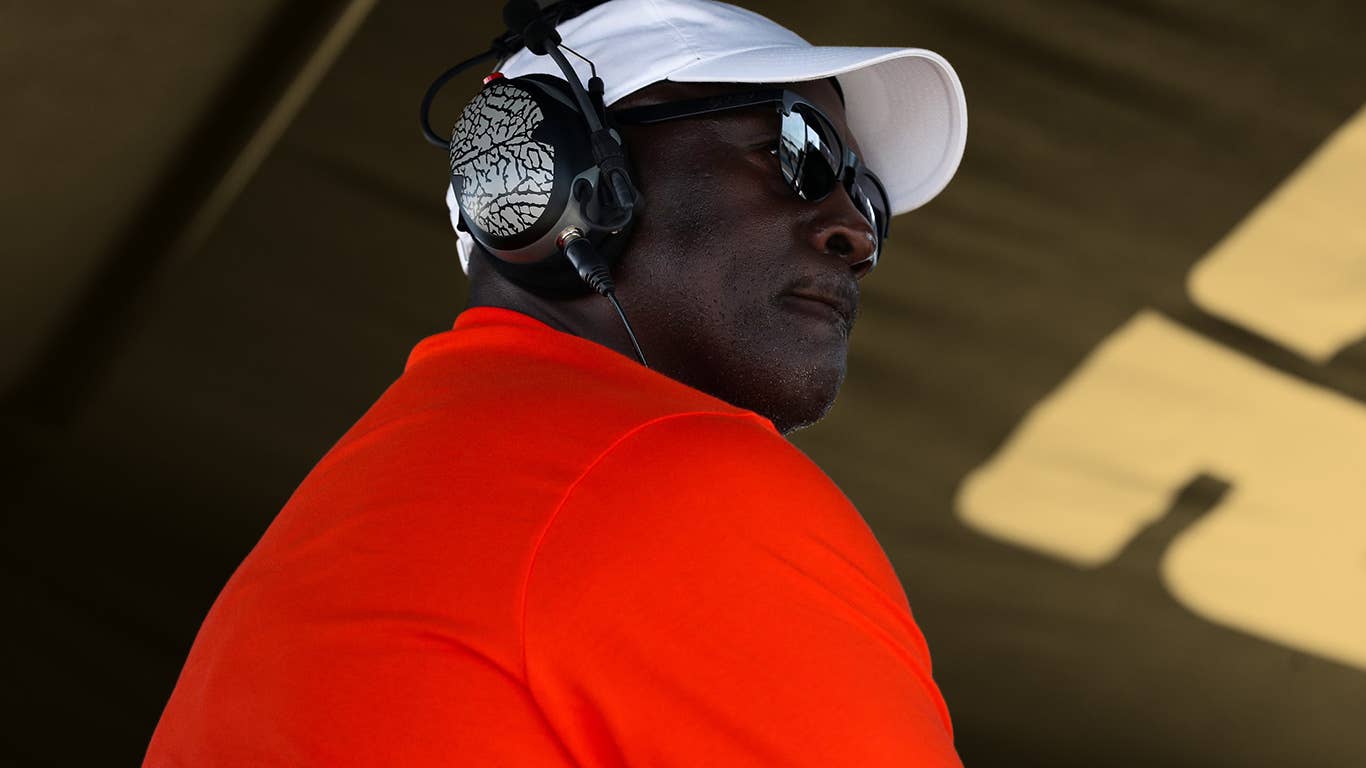 Michael Jordan recalls playing through his first NBA injury ...