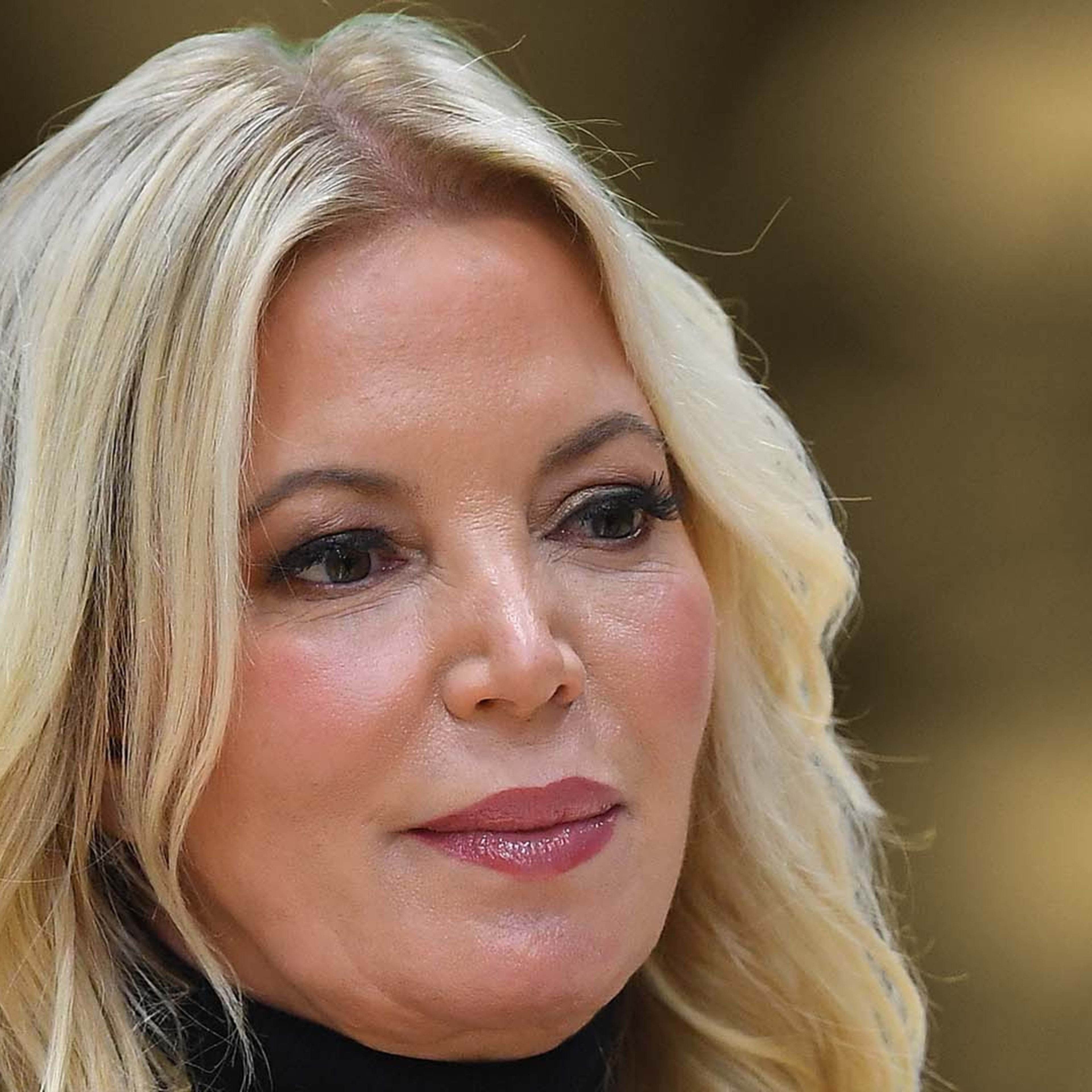 Jason Williams blasts Jeanie Buss: "That is the broad in her ...