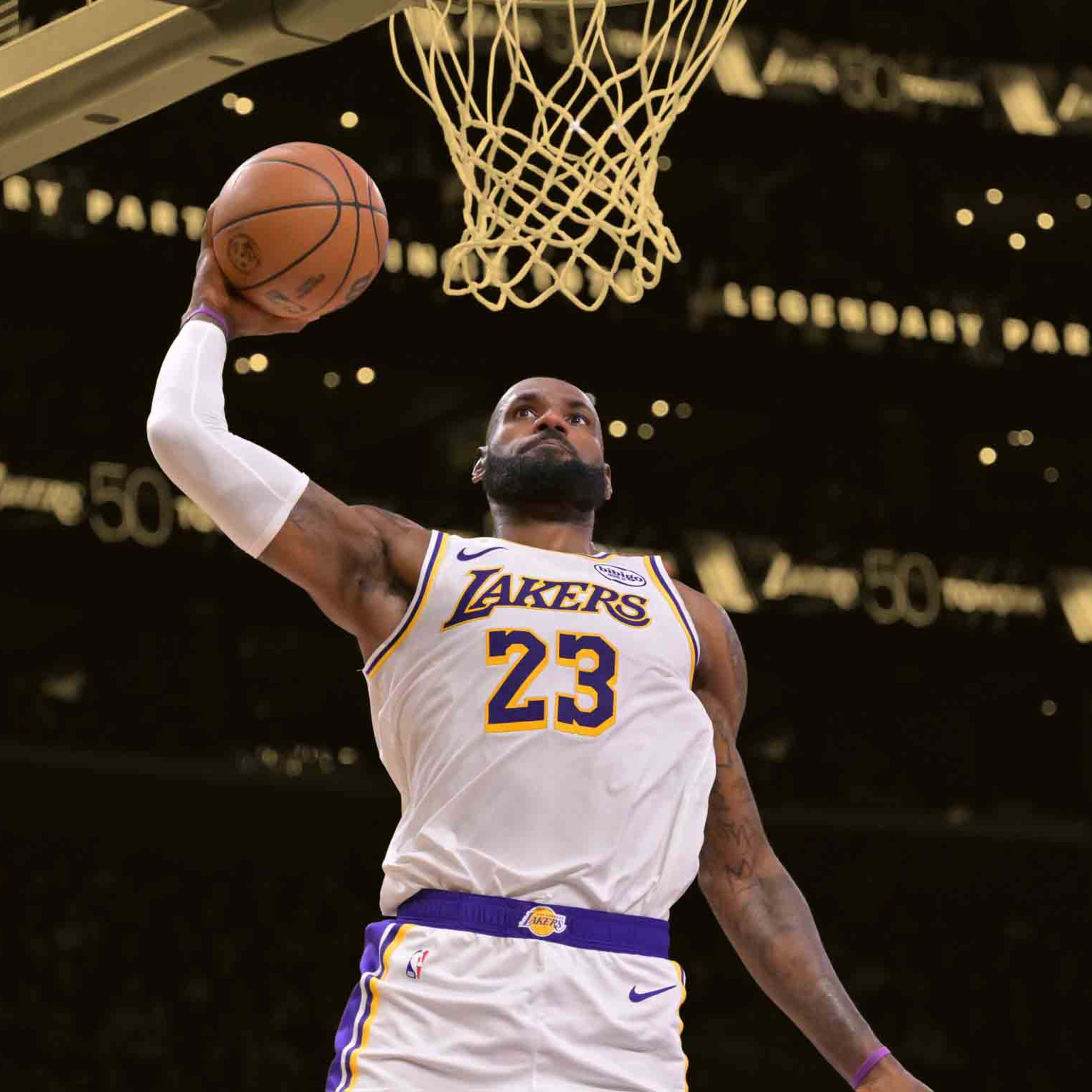 Lakers teammates react as LeBron James hits a new age milestone ...