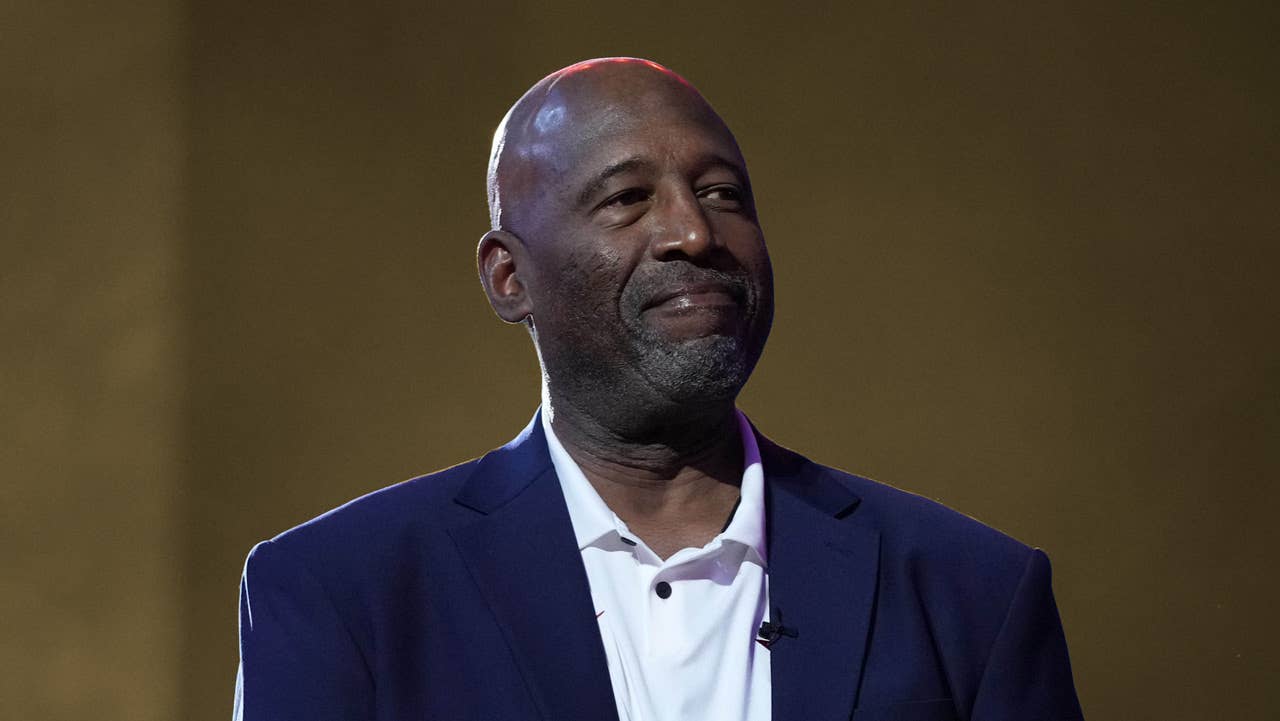 James Worthy - Basketball Network