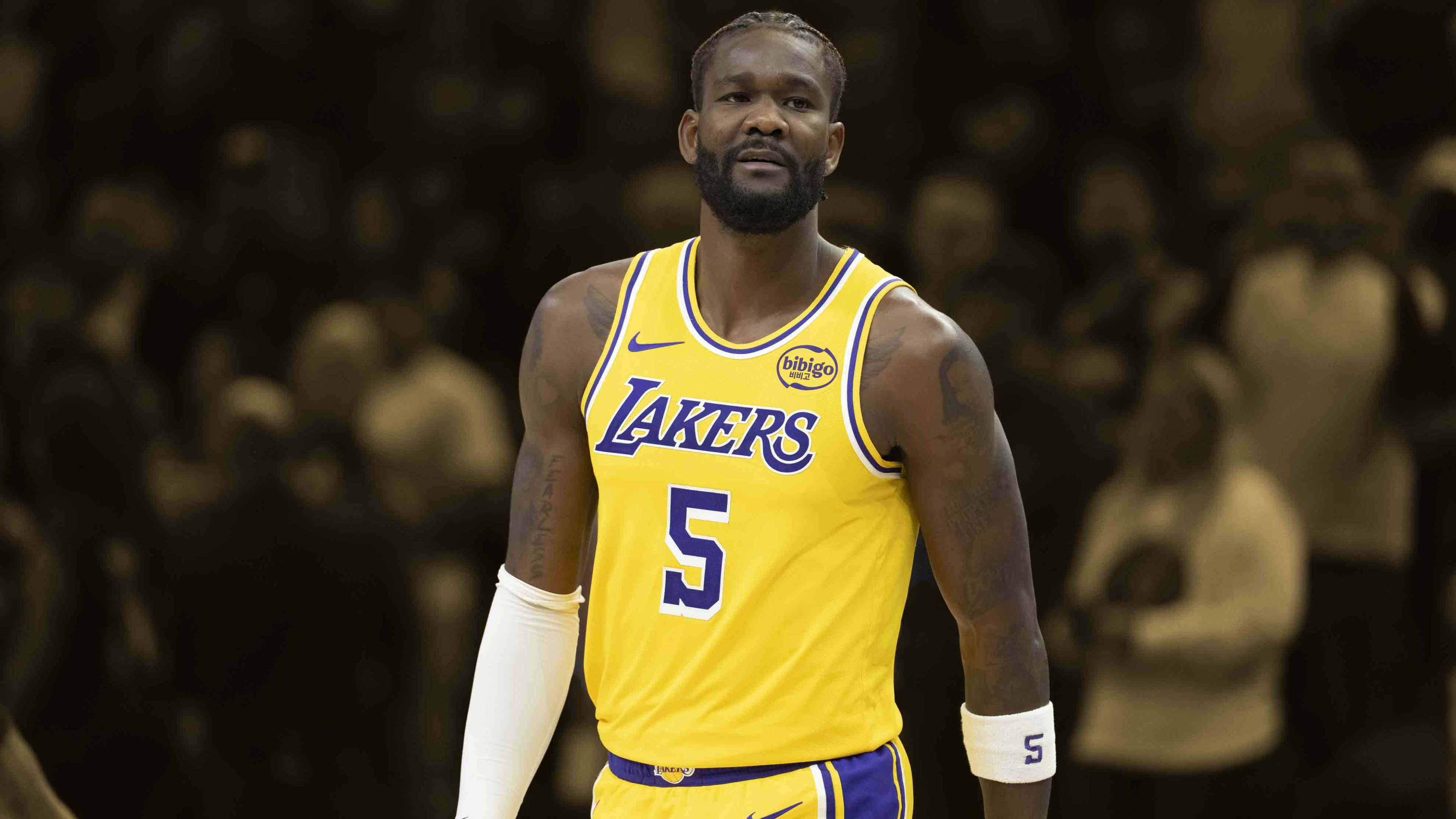 Charles Barkley calls out Deandre Ayton for not stepping up ...