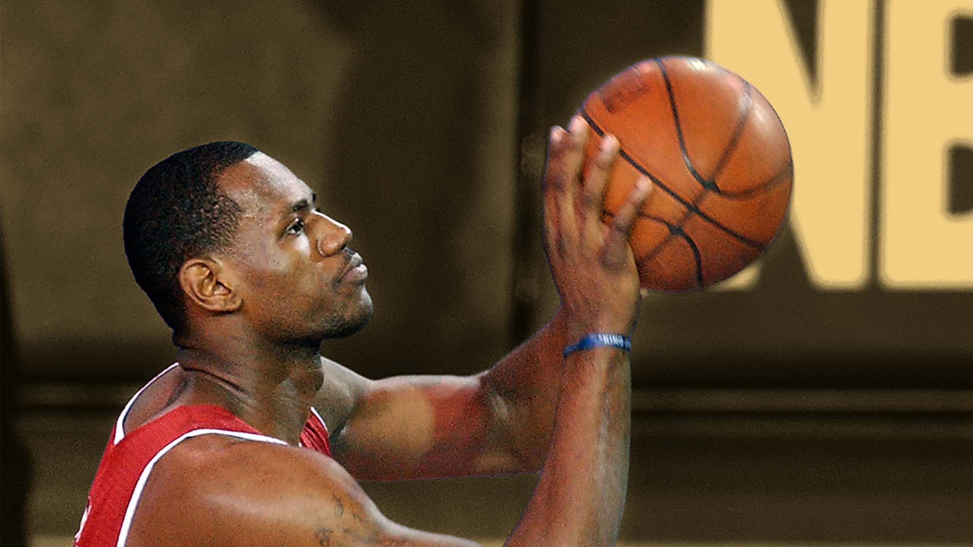 Revisiting LeBron James' first-ever signature shoes with Nike ...