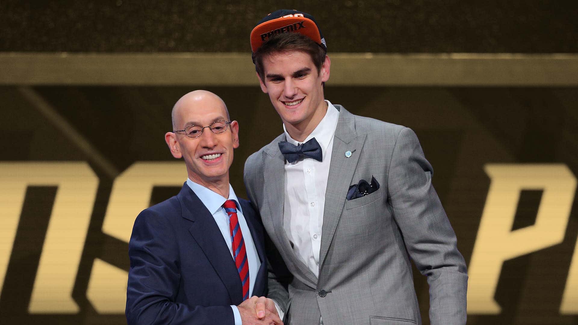 Former 4th overall pick stopped playing at 25 after earning millions ...