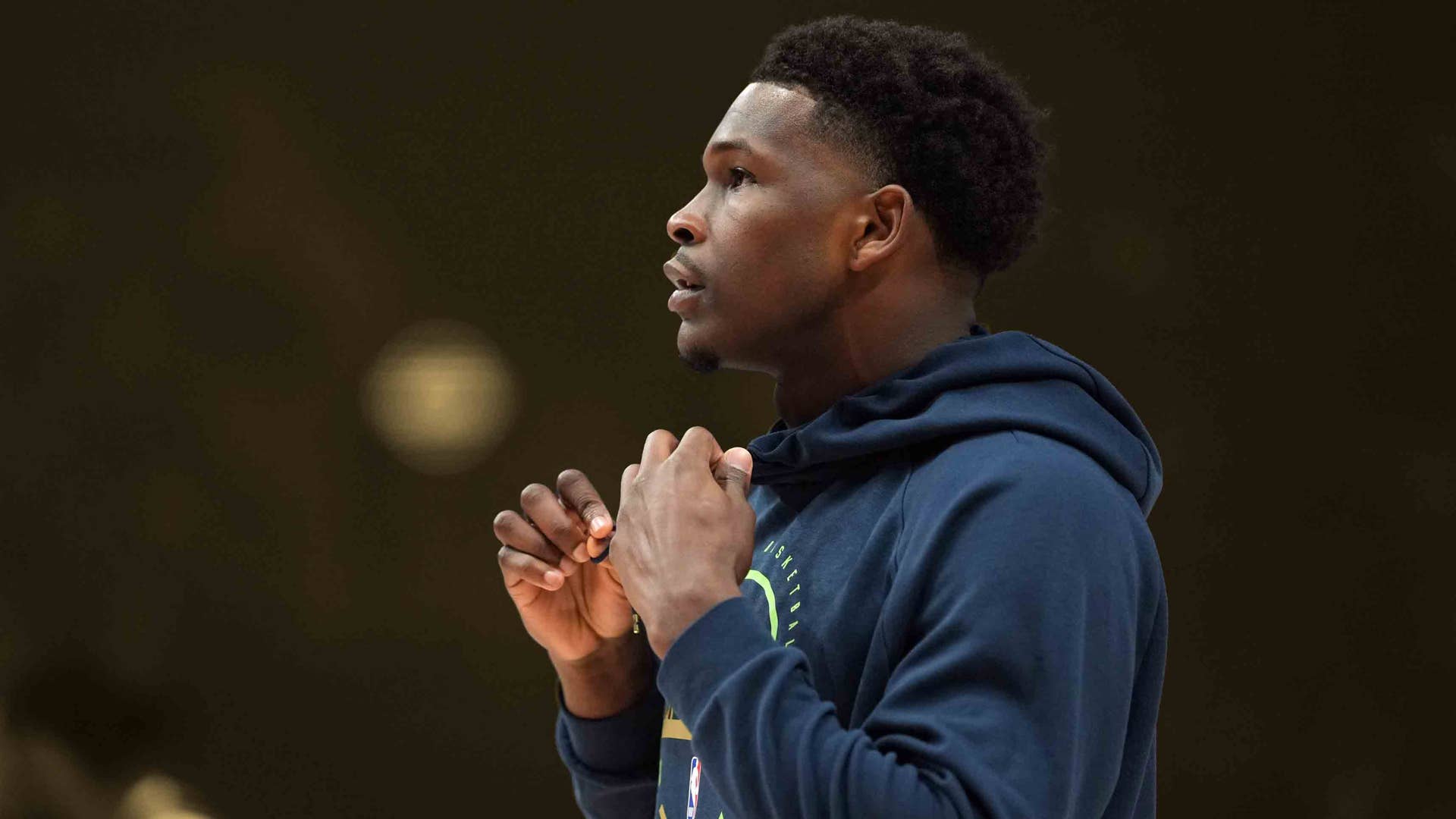 Anthony Edwards ignored the team bus to mentor rookie Joan Beringer ...